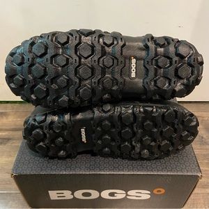 Bogs | Shoes | Nwt Bogs Classic Mid Black Size 3 | Poshmark